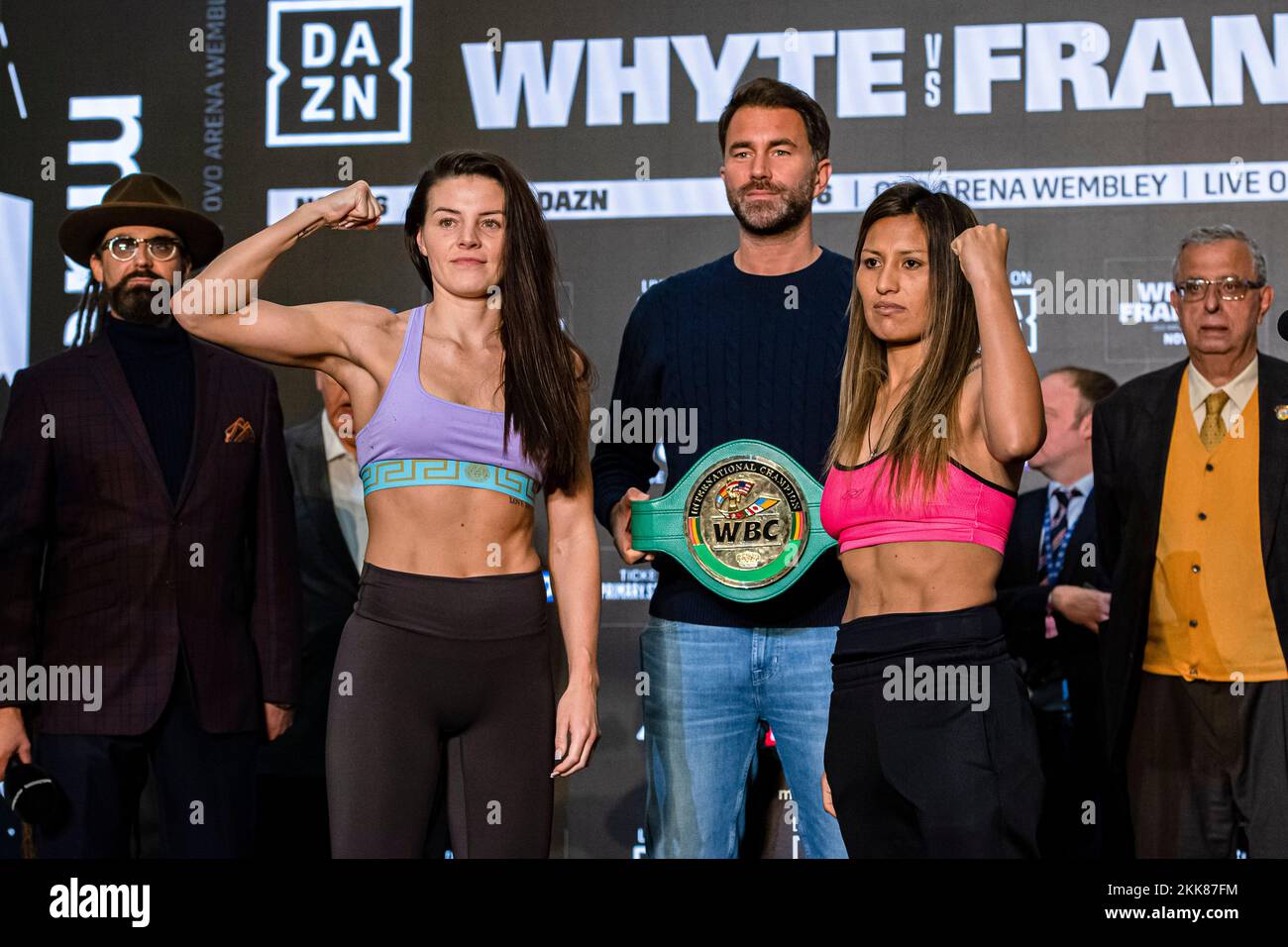 LONDON, UNITED KINGDOM. 25th Nov, 2022. Sandy Ryan (left) and Anahi Sanchez (right) during Whyte ...