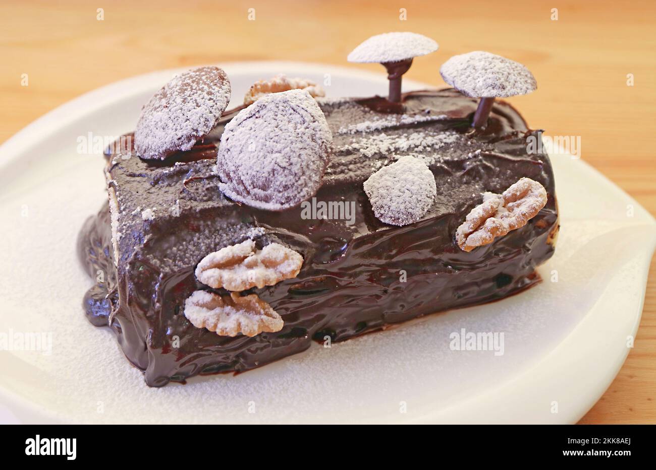 Delectable Homemade Buche de Noel or Chocolate Yule Log Christmas Cake ...