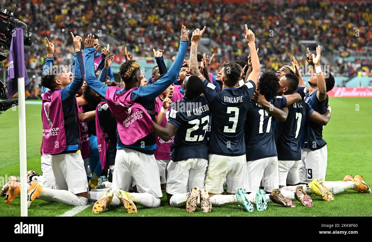 Doha, Qatar. 25th Nov, 2022. Players of Ecuador celebrate their goal ...