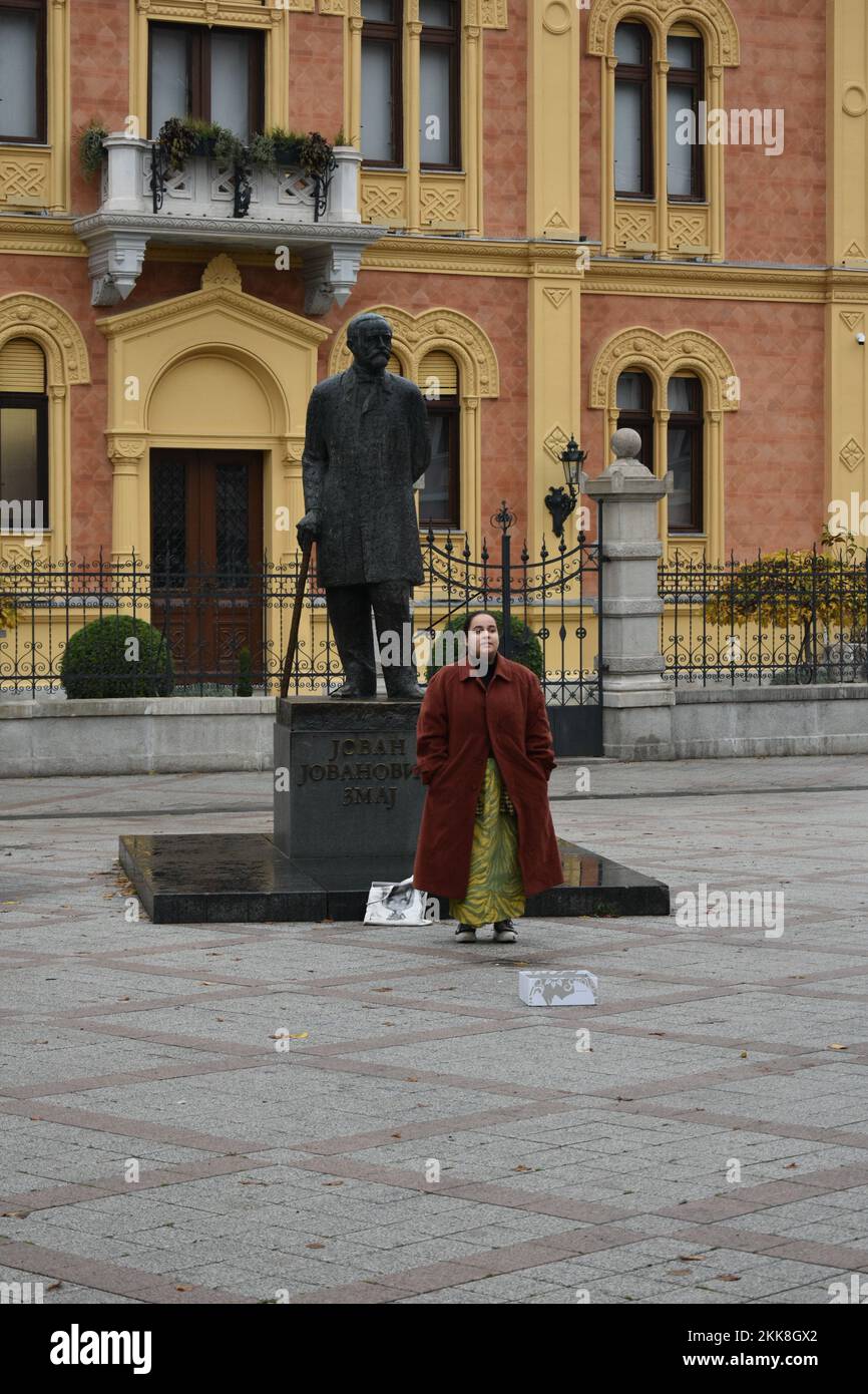 Street singer in Novi Sad singing Stock Photo - Alamy
