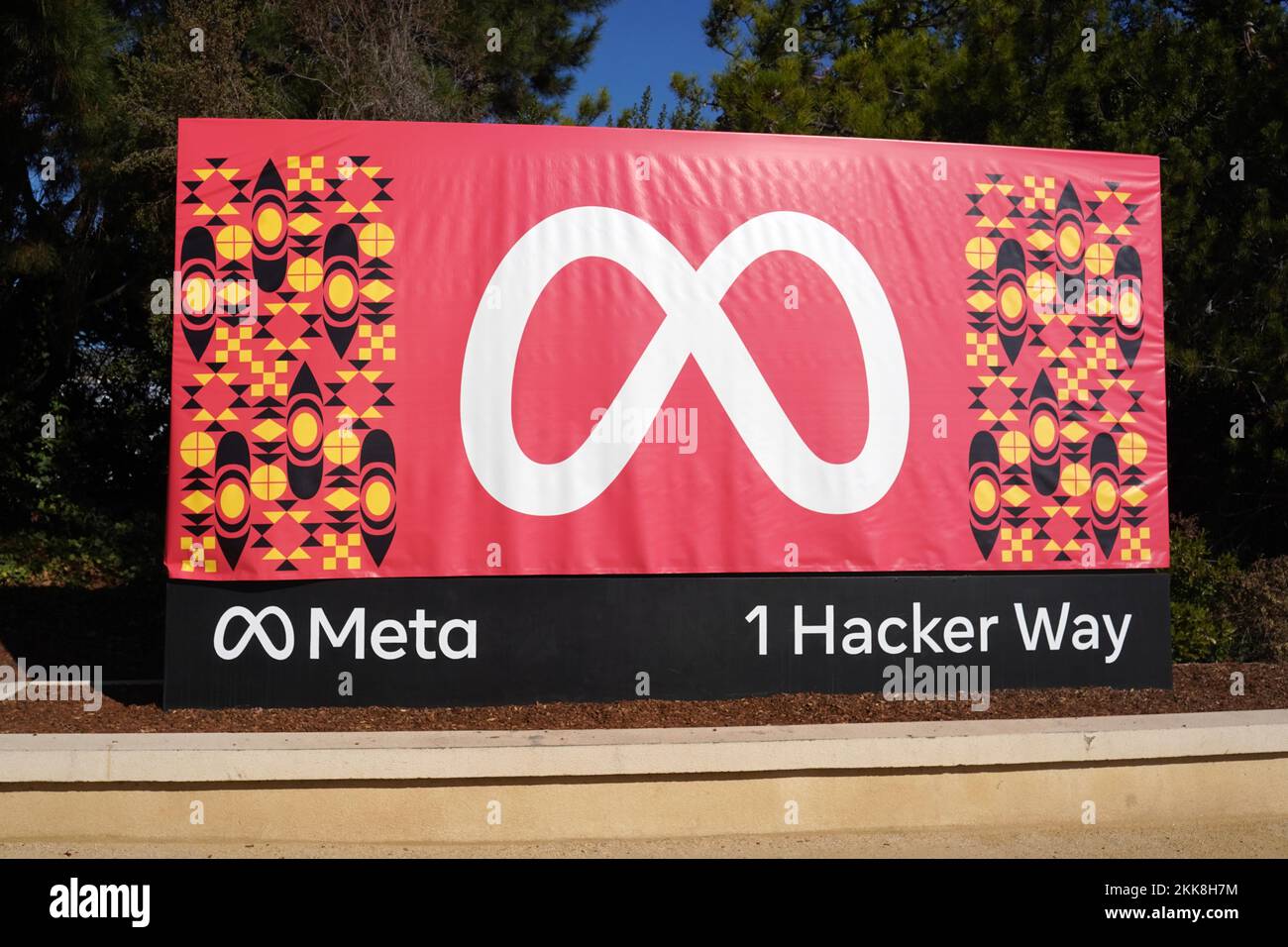 Meta headquarters hacker way hi-res stock photography and images - Alamy