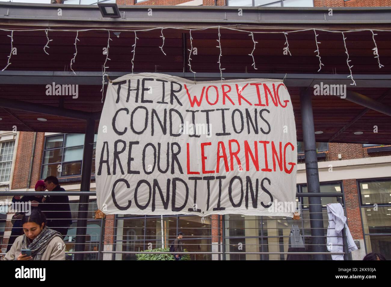Higher pay picket sign hi-res stock photography and images - Alamy