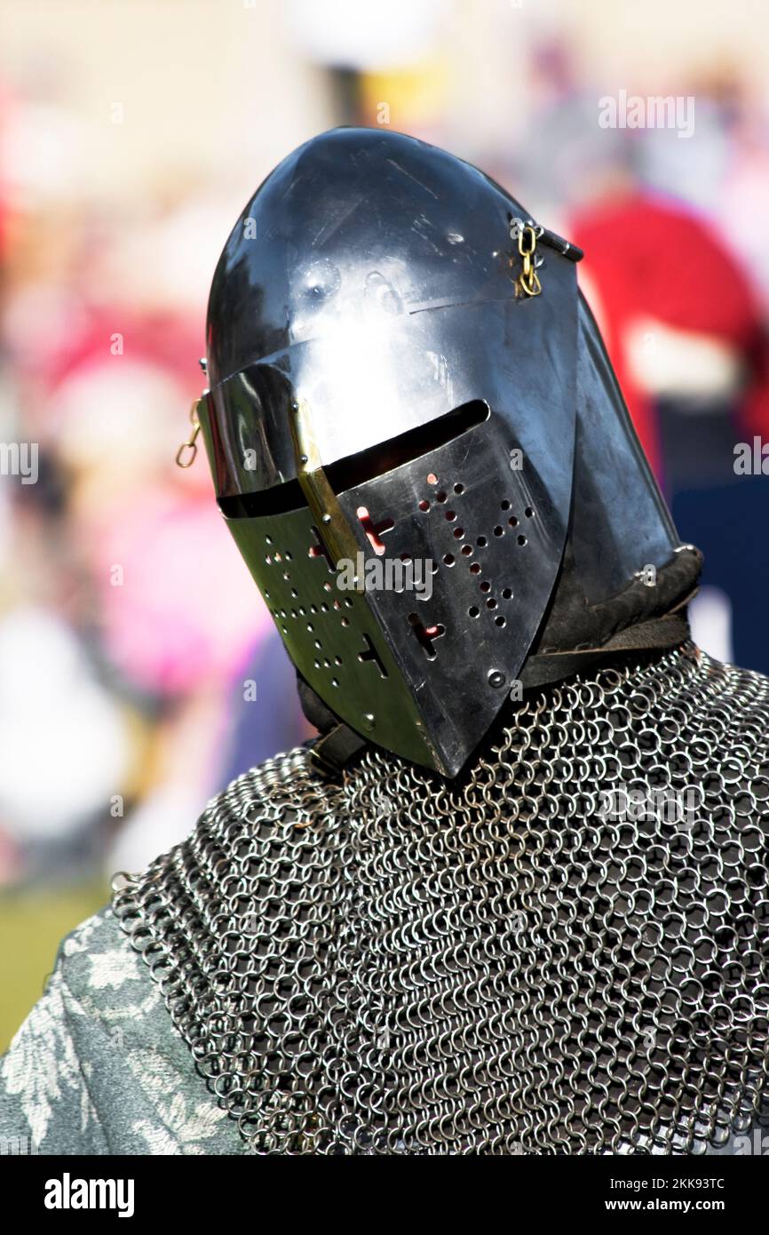 Knights in shining armour hi-res stock photography and images - Alamy