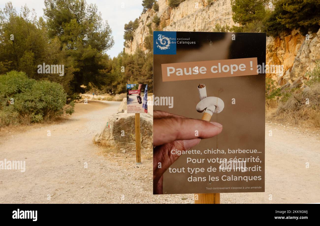 Near,Port Miou Calanque,Pause clope,cigarette break,poster,plead,take a ...