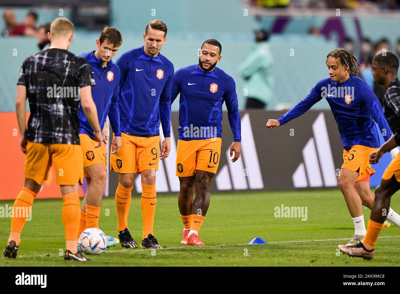 DOHA, QATAR - NOVEMBER 25: Marten de Roon of the Netherlands, Luuk de ...