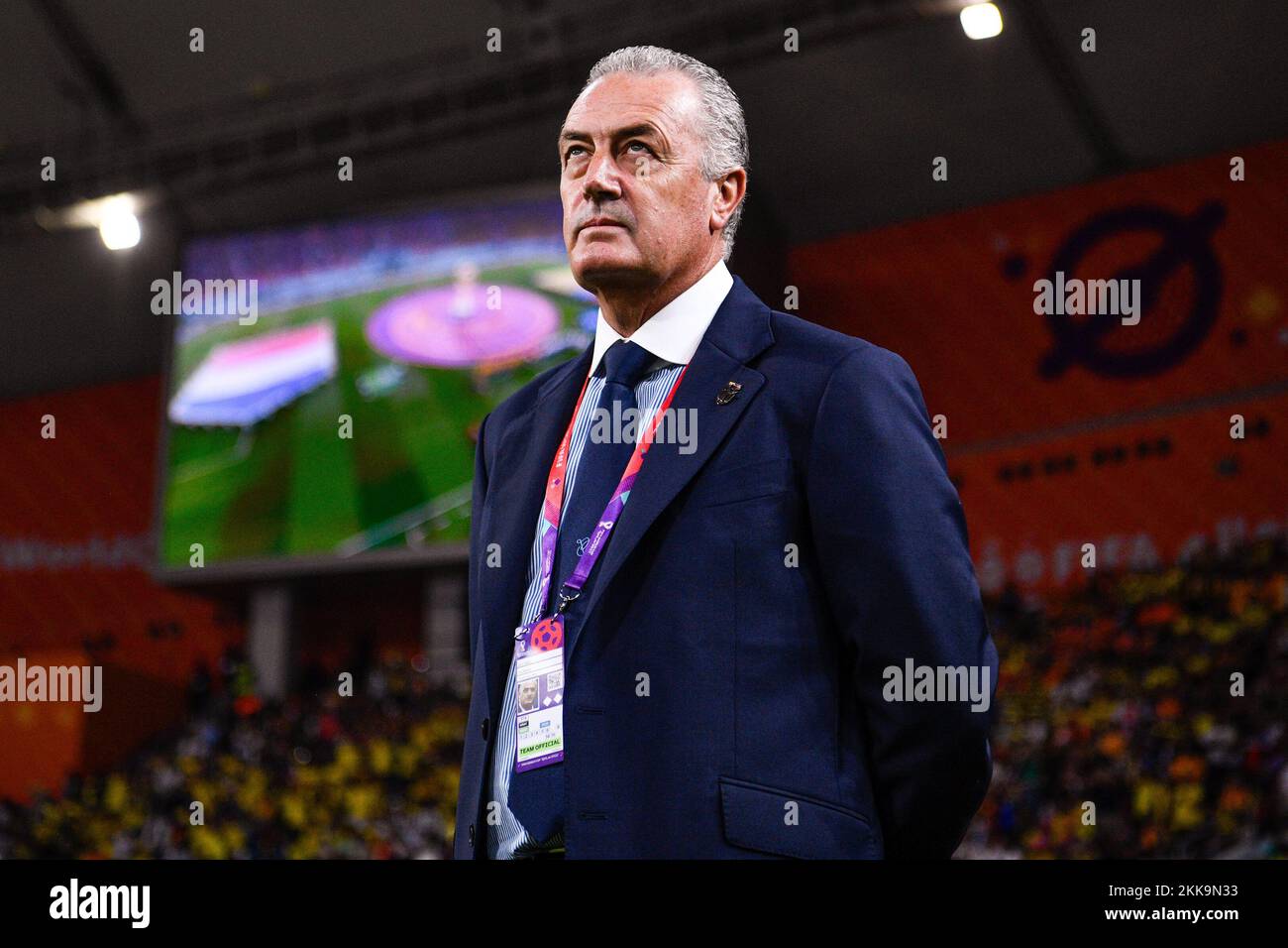 DOHA, QATAR - NOVEMBER 25: Coach Gustavo Alfaro of Ecuador looks on ...