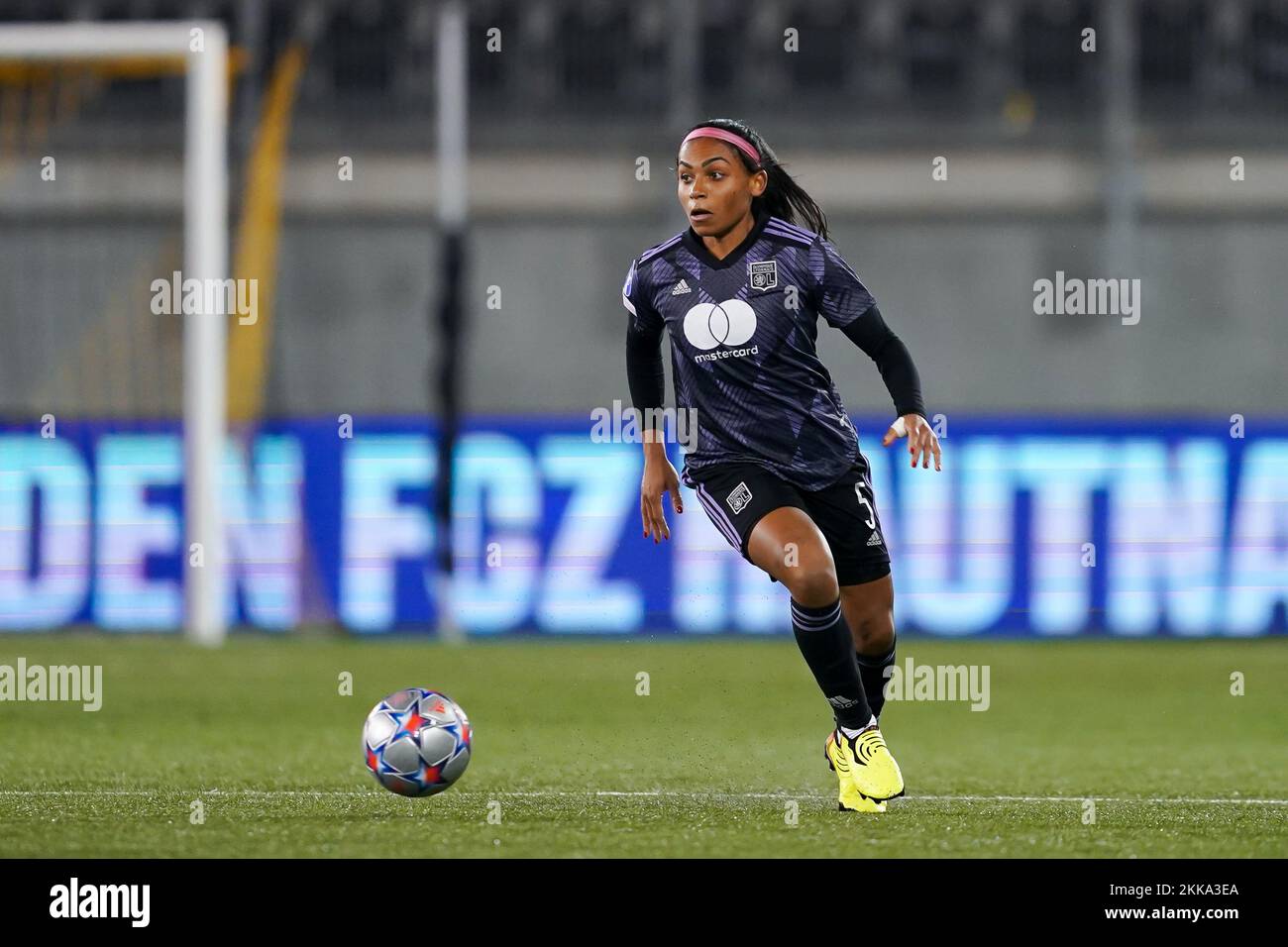 24.11.2022, Schaffhausen, Wefox Arena, Women's Champions League: FC ...