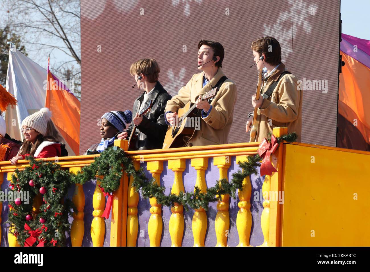 Dunkin Donuts Thanksgiving Day Parade In Philadelphia -PICTURED: The ...
