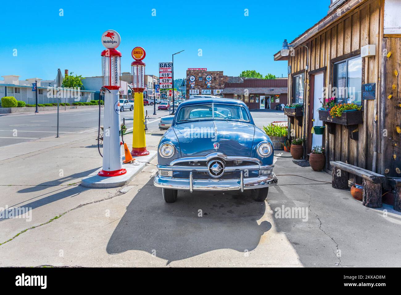 Williams, USA - July 8, 2008: old retro filling station in Williams ...