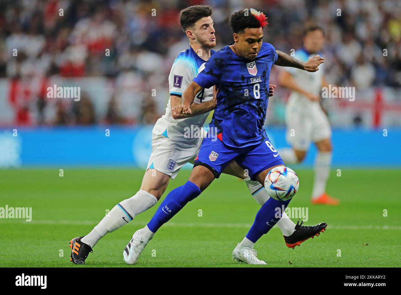 Declan Rice da Inglaterra disputa o lance com Weston McKennie dos ...