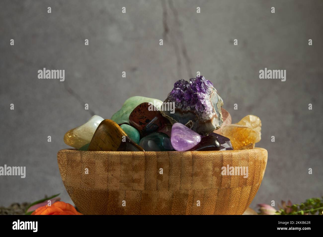 Different stones in bowl hi-res stock photography and images - Alamy