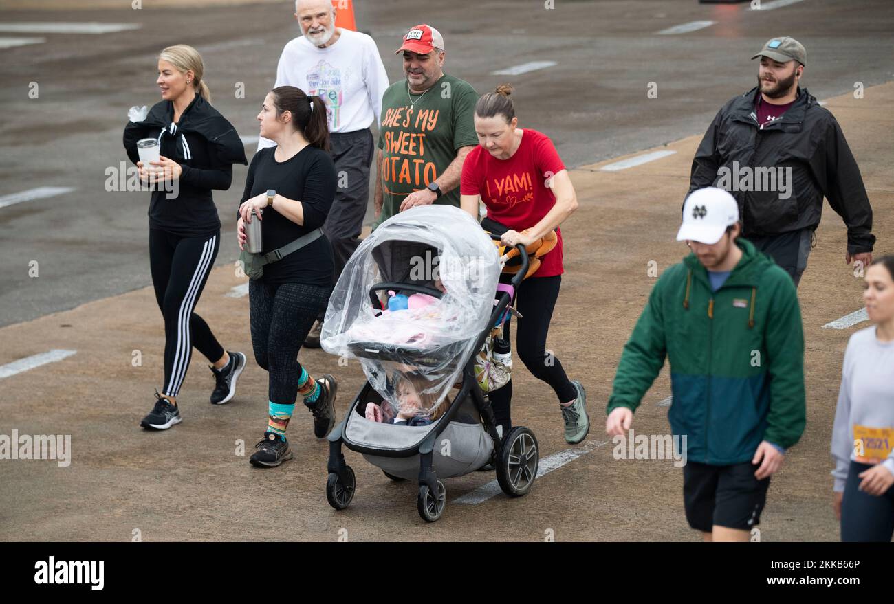 Austin Texas USA, November 24 2022: Some of more than 20,00 runners and ...