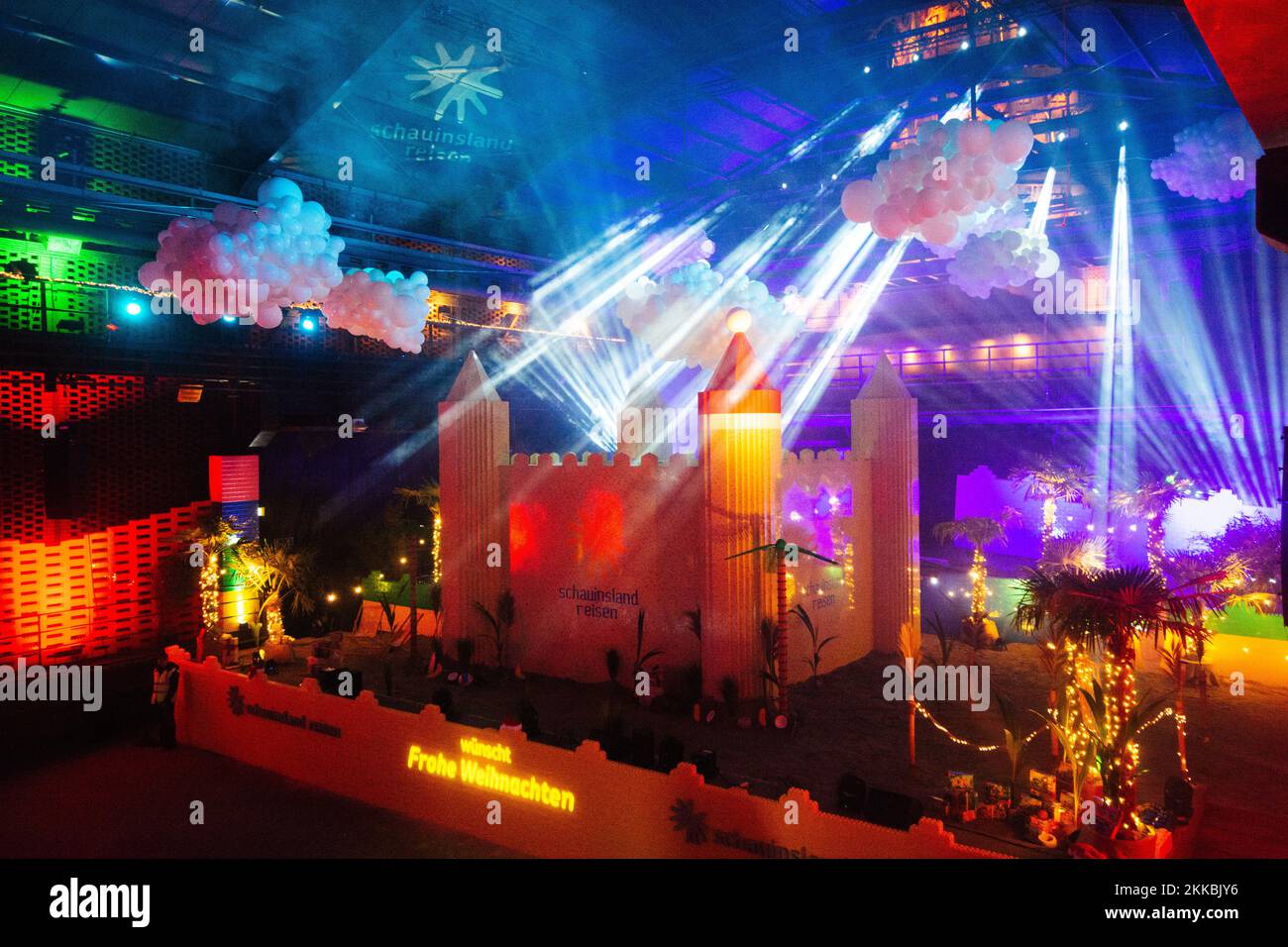 Lego sandcastle hi-res stock photography and images - Alamy