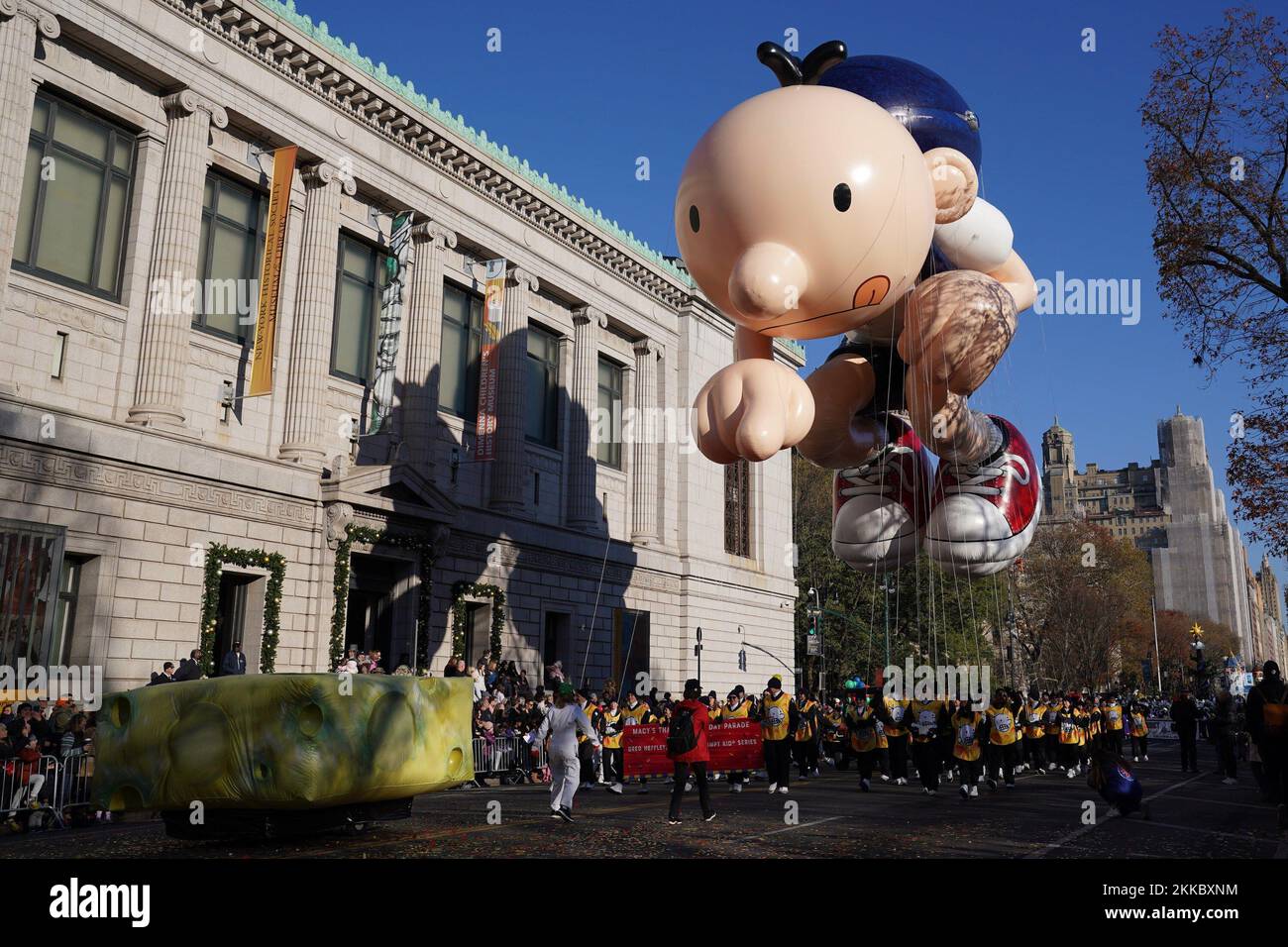 New York, NY, USA. 24th Nov, 2022. Diary of a Wimpy Kid, balloon in ...