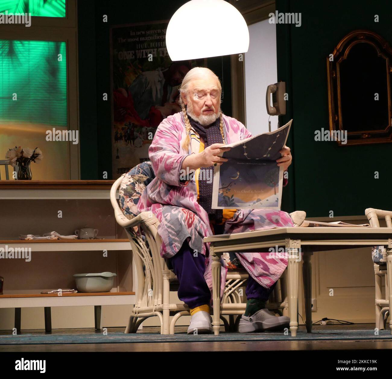 24 November 2022, Berlin: Actor Felix von Manteuffel as Henry ...