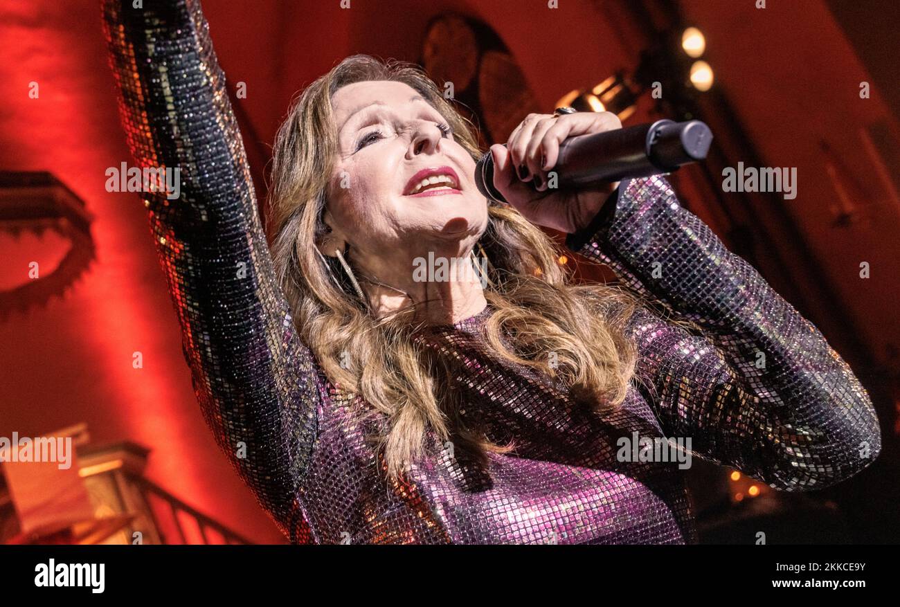 Basthorst, Germany. 25th Nov, 2022. Singer Vicky Leandros sings at a ...