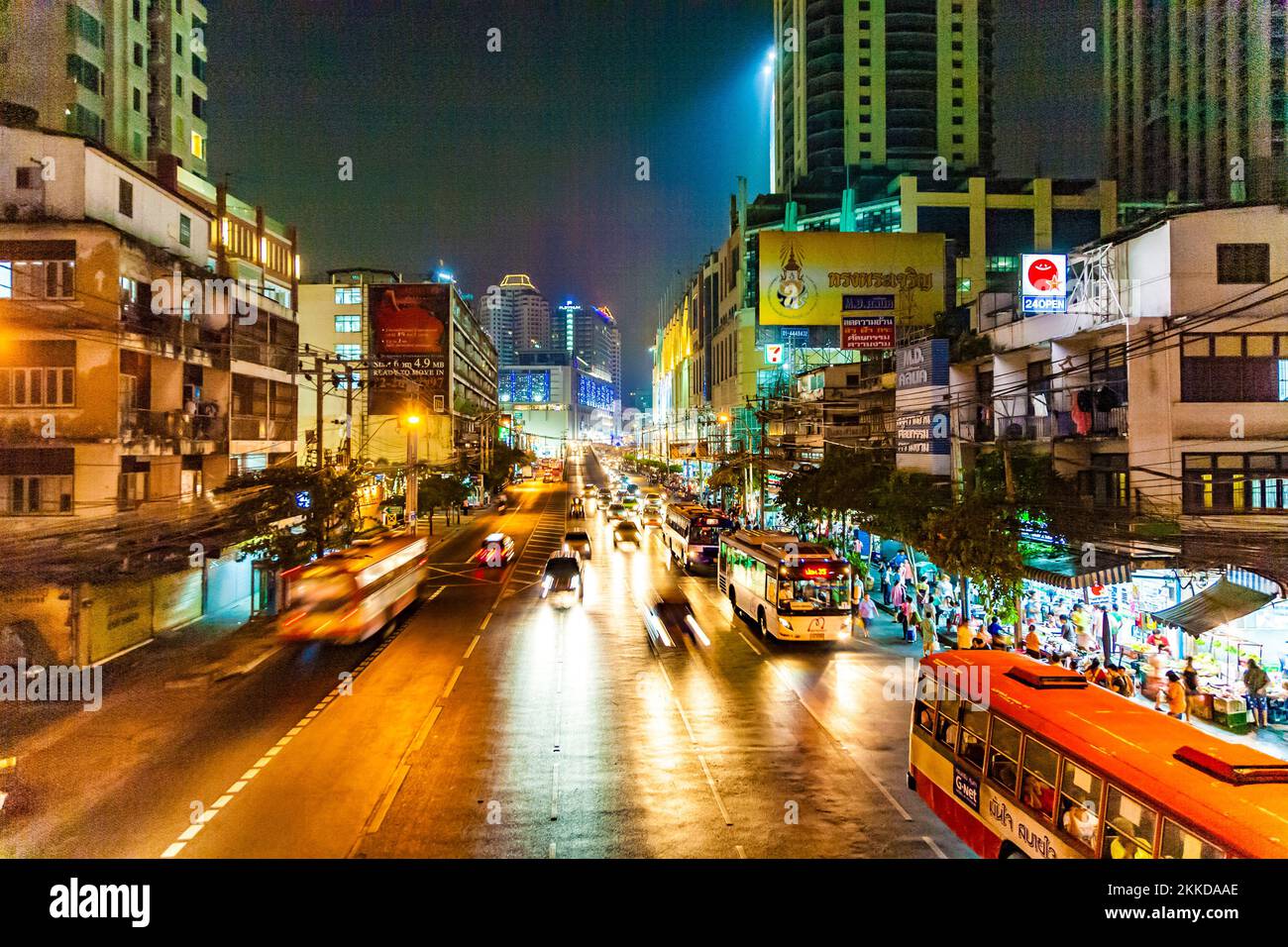 Sukhumvit nightlife hi-res stock photography and images - Alamy