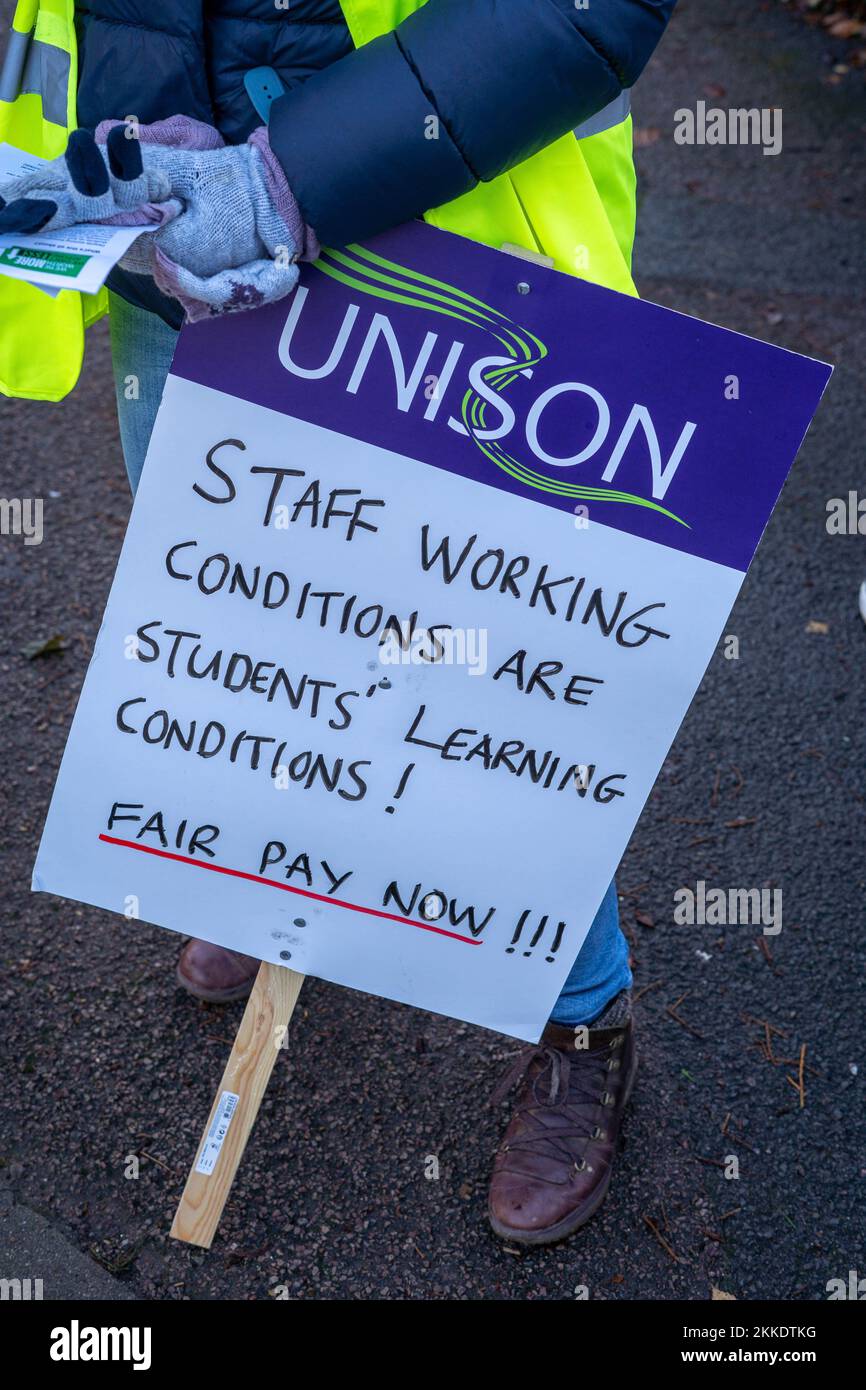 Cheltenham, UK. 25th Nov, 2022. Nov 25th 2022, Cheltenham, UK. Higher ...