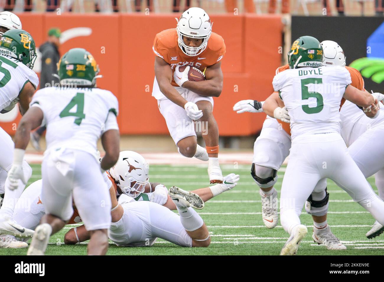 Austin, TX, USA. 25th Nov, 2022. Texas Longhorns running back Bijan ...