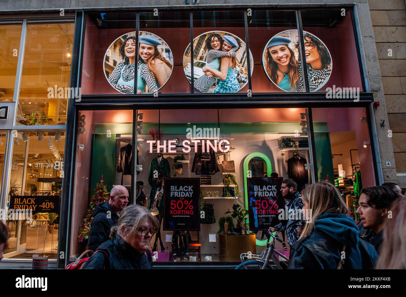 The sting store hi-res stock photography and images - Alamy