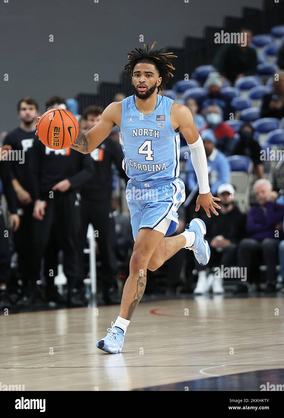 November 25, 2022: North Carolina Tar Heels guard R.J. Davis (4) brings ...