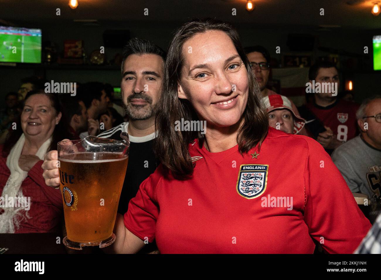 England football fans in qatar 2022 hi-res stock photography and images ...