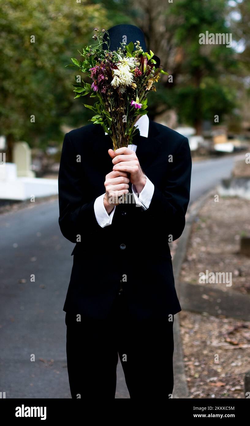 Funeral graveyard hide hi-res stock photography and images - Alamy
