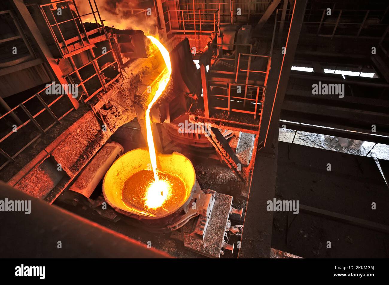 Liquid iron hi-res stock photography and images - Alamy