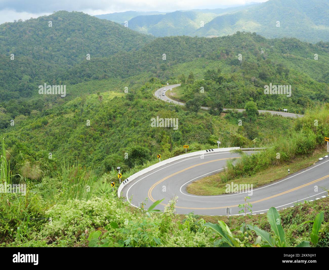 The curve of the road hi-res stock photography and images - Alamy
