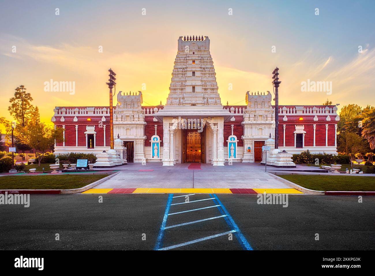 God vishnu old shiva temple hi-res stock photography and images - Alamy