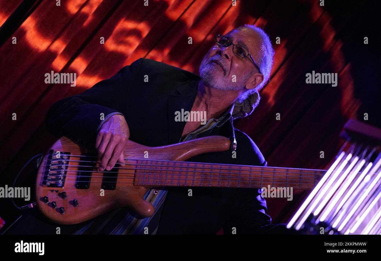 Hollywood, Ca, USA. 23rd Nov, 2022. Musician - KEITH JONES, bassist for ...