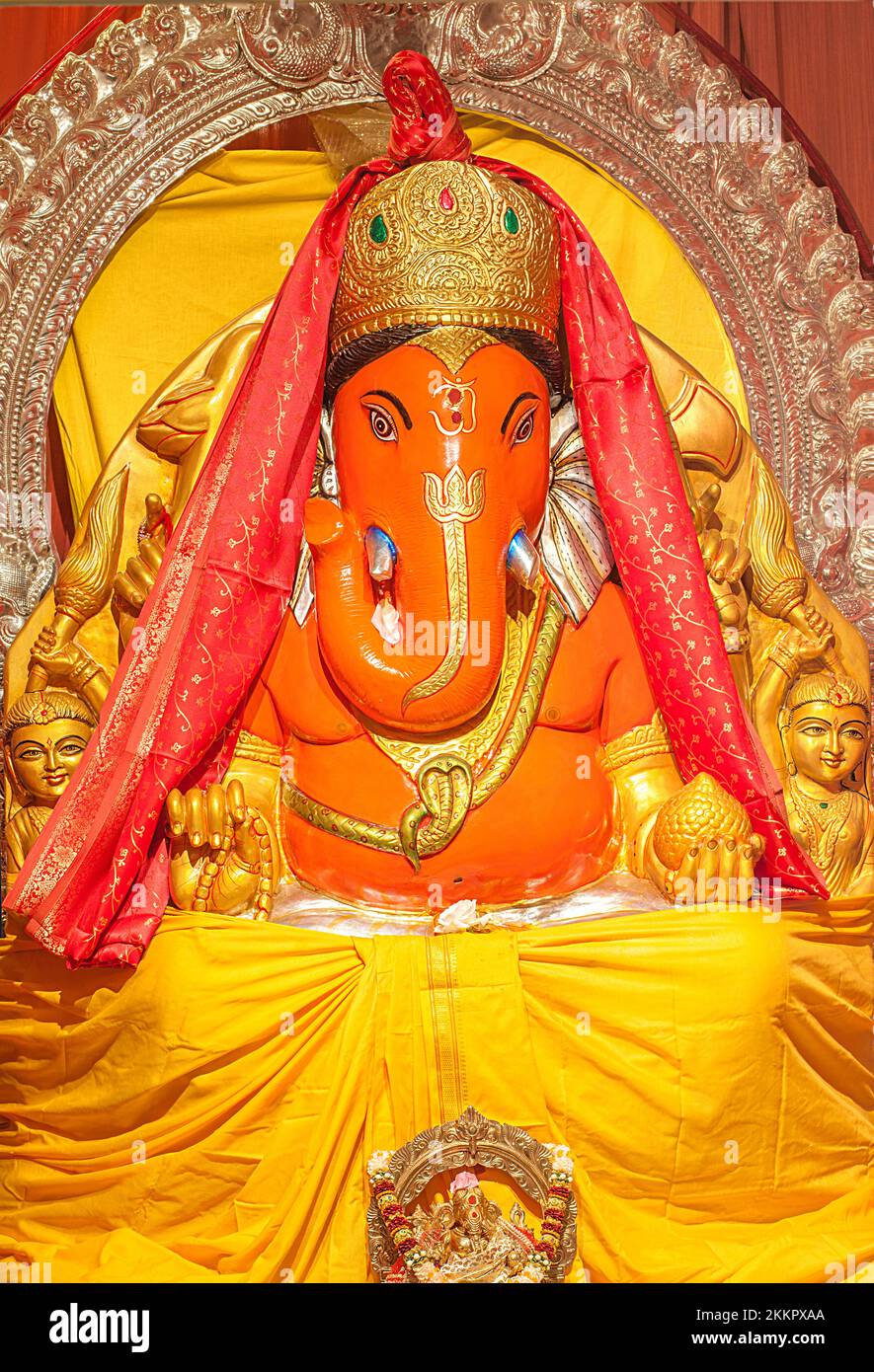 Ganesha idol in Hindu temple Stock Photo - Alamy