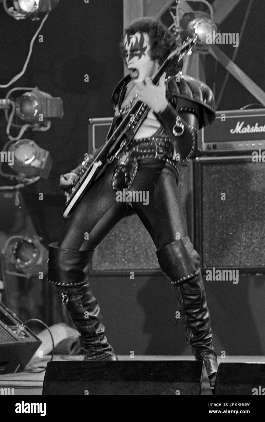 Gene Simmons of Kiss performs in concert during 'The Elder' Album in ... Gene Simmons of Kiss performs in concert during 'The Elder' Album in ...