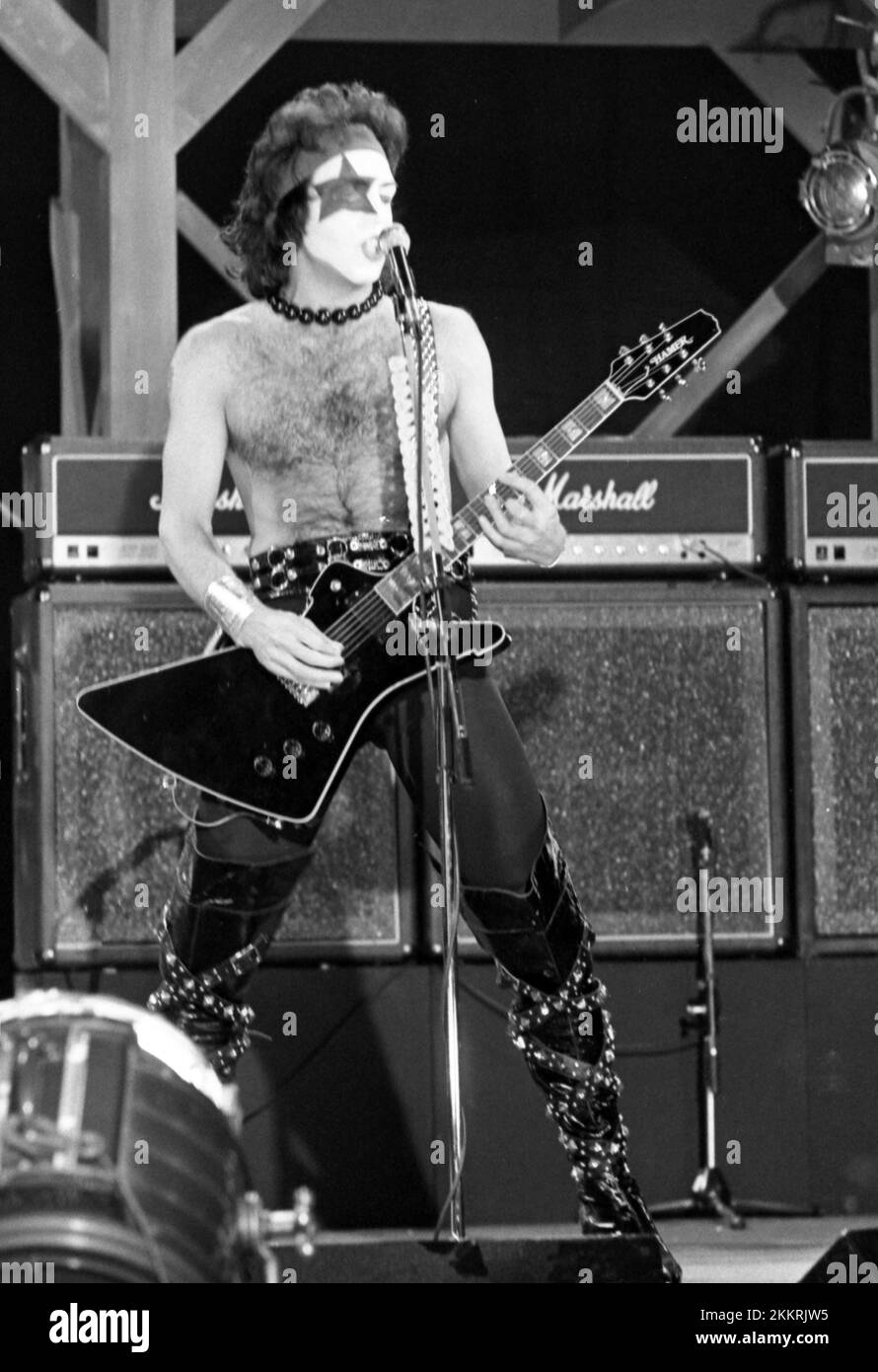 Paul Stanley of Kiss performs in concert during 'The Elder' Album in ...