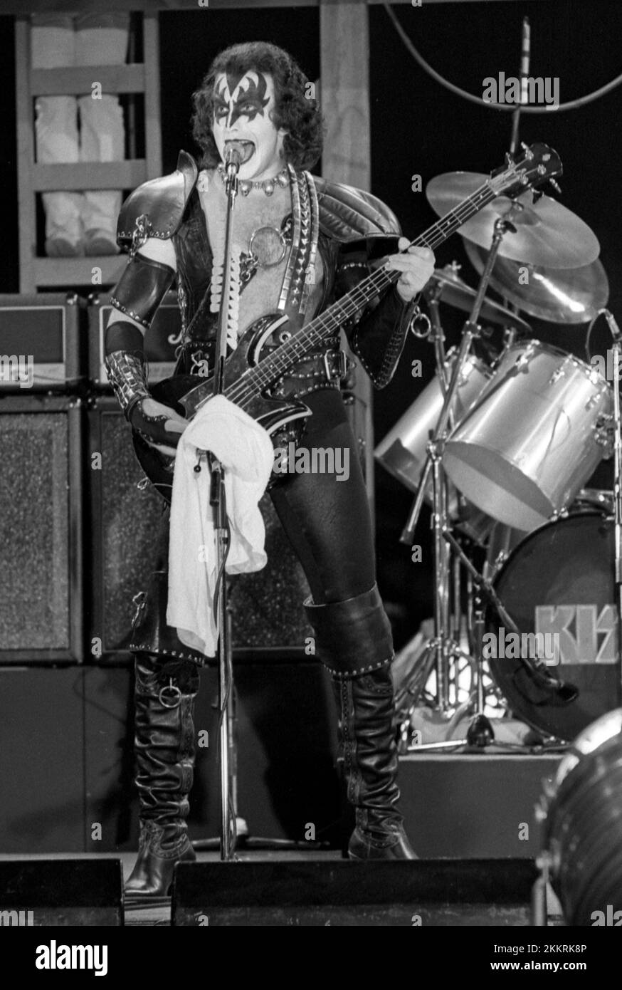 Gene Simmons of Kiss performs in concert during 'The Elder' Album in ... Gene Simmons of Kiss performs in concert during 'The Elder' Album in ...