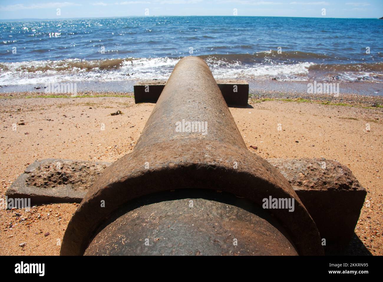 Sewage pipe flowing into the ocean hi-res stock photography and images ...