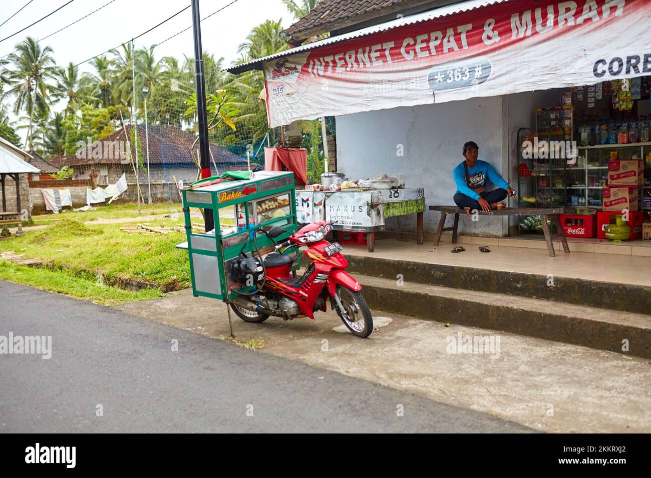 Small private businesses in Asia. Selling food from a mobile counter ...