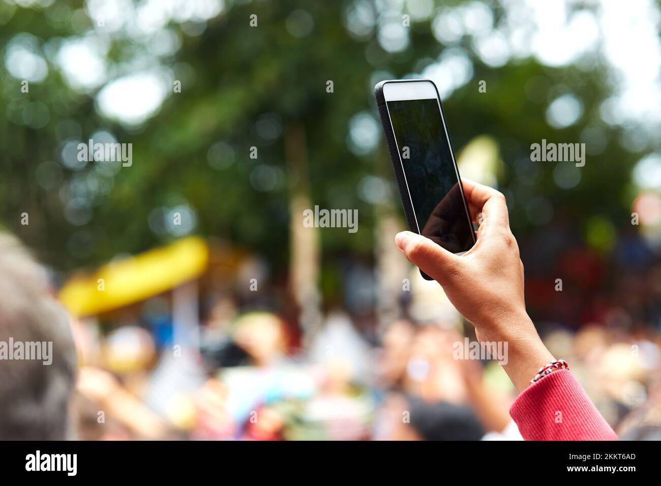 Digital lifestyle filming smart phone hi-res stock photography and ...