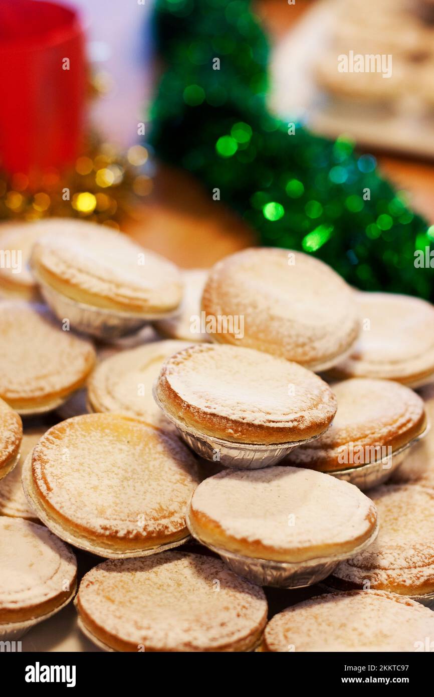 Stack of mince pies hi-res stock photography and images - Alamy