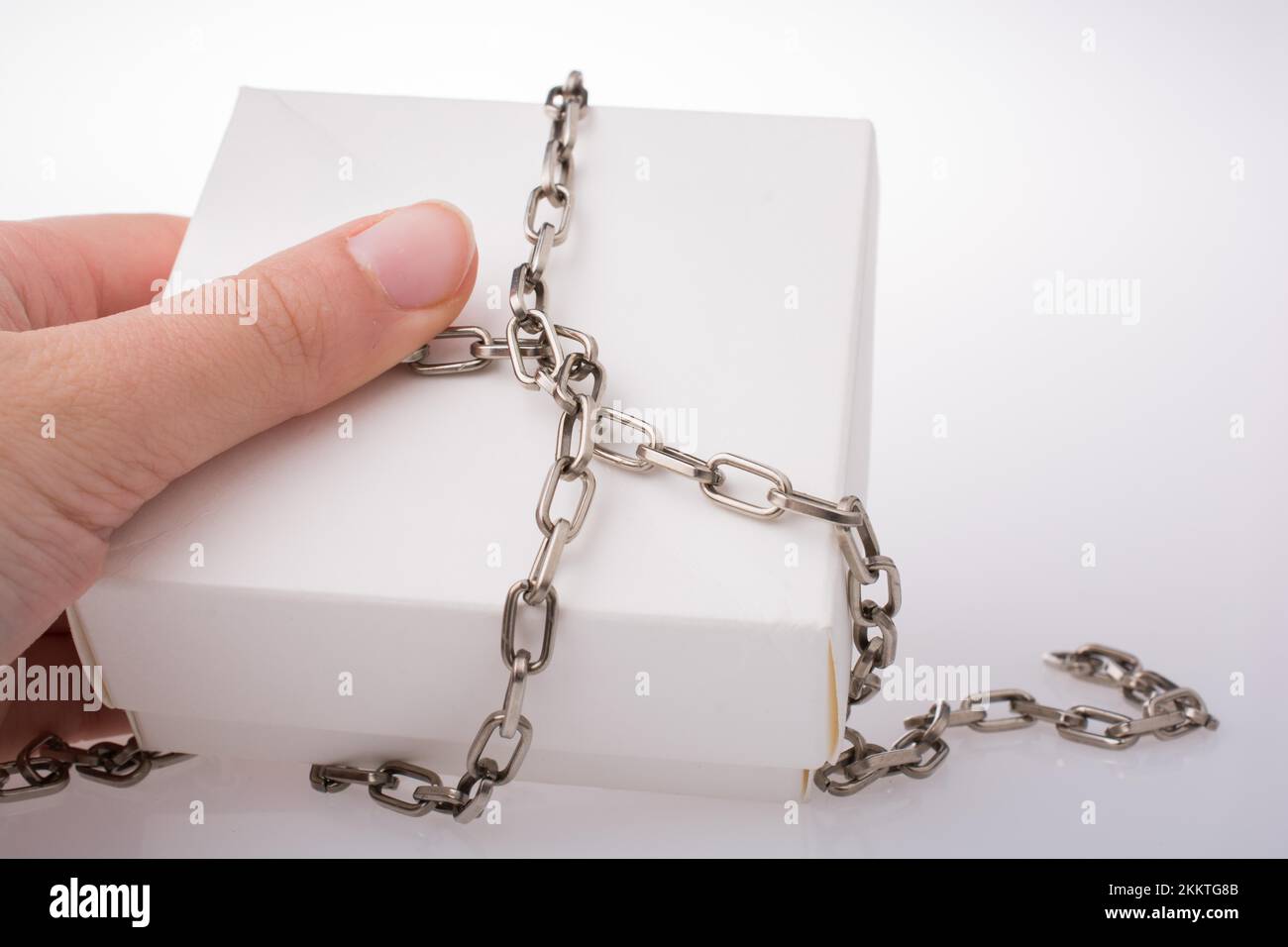 Gift chain hi-res stock photography and images - Alamy