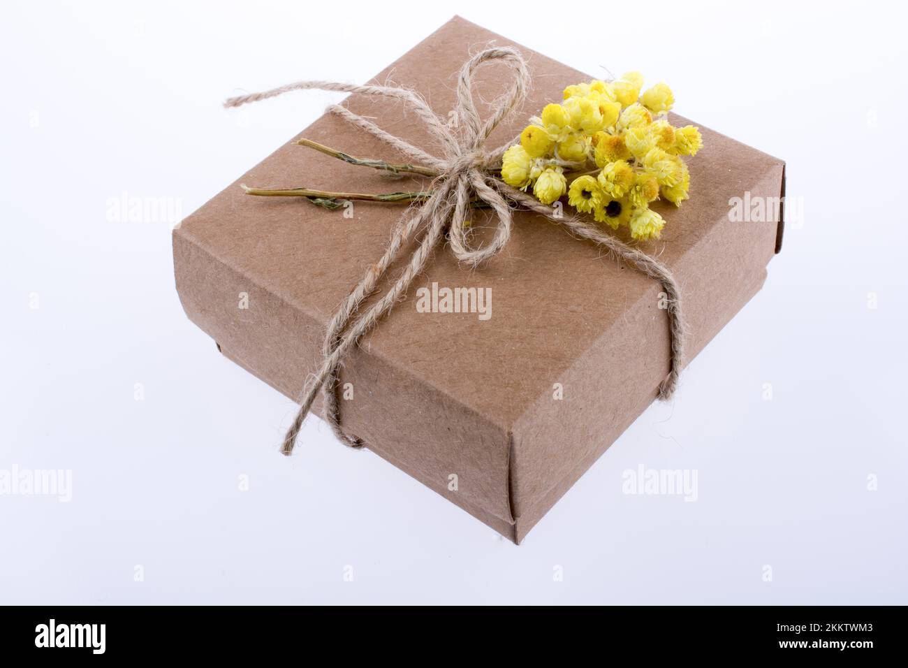 Wrapped gift box hi-res stock photography and images - Alamy