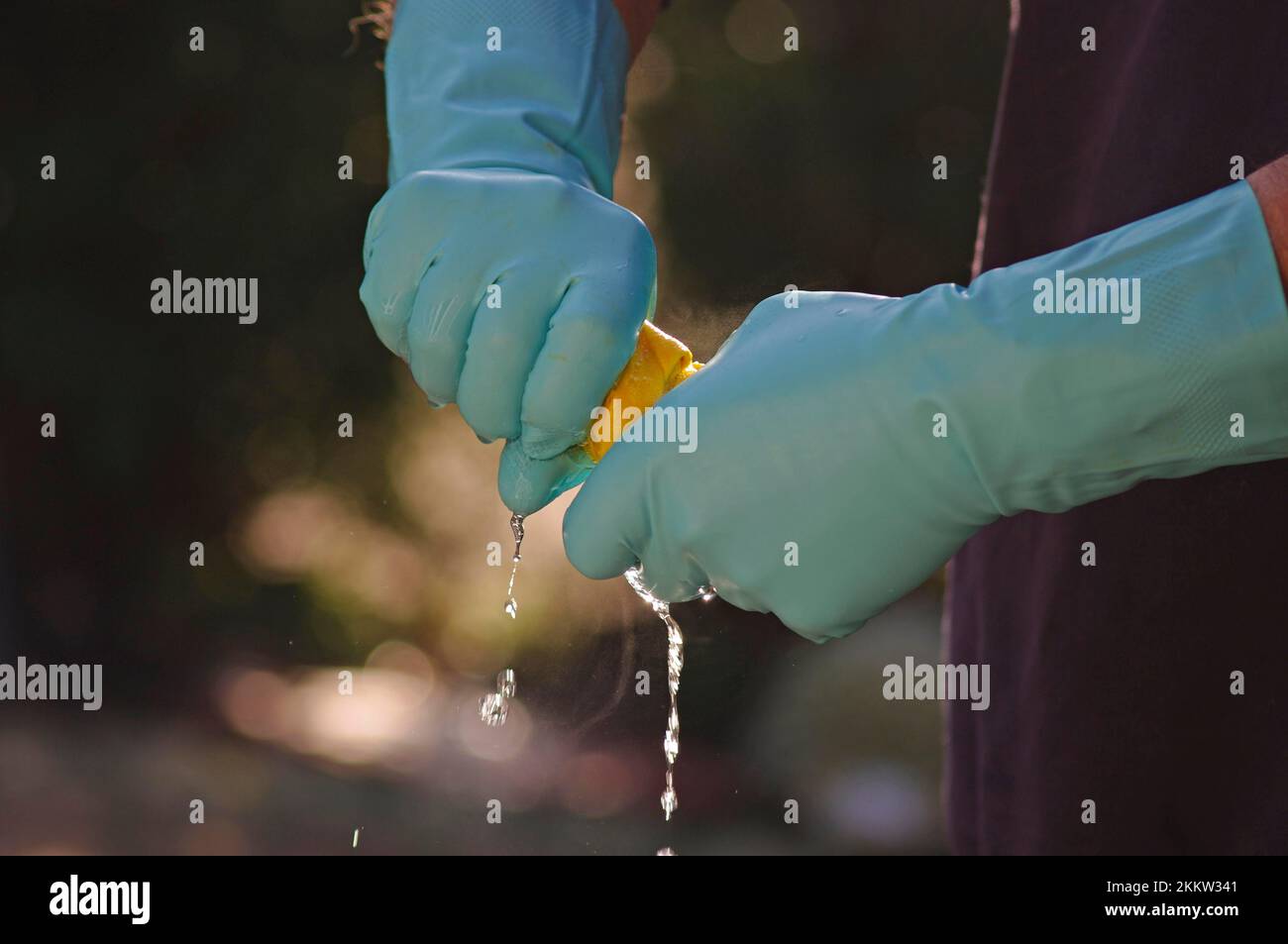 Hand wrung hi-res stock photography and images - Alamy