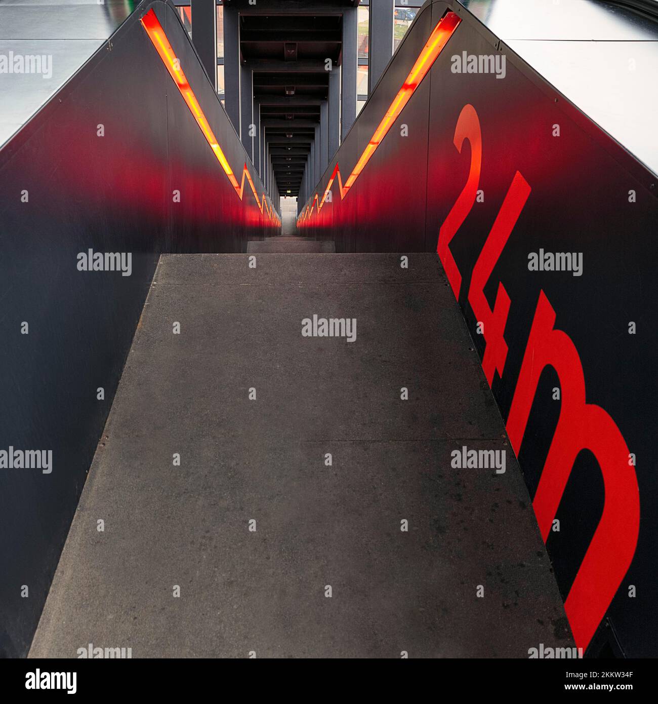 Stair downward hi-res stock photography and images - Alamy