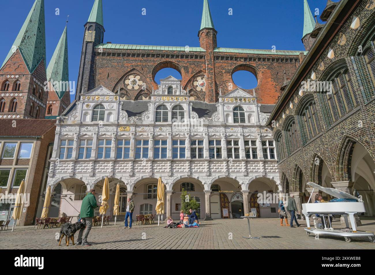 Long city wall view hi-res stock photography and images - Alamy
