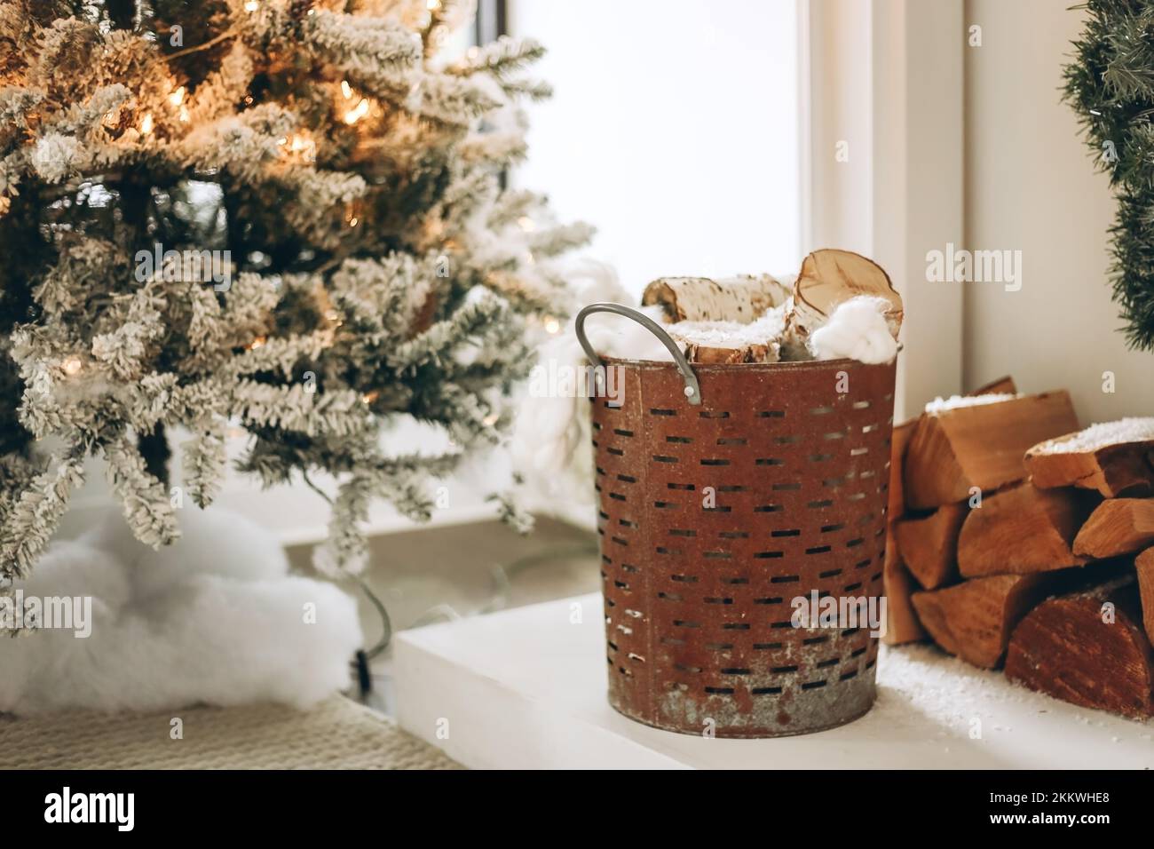Merry christmas bucket hi-res stock photography and images - Alamy
