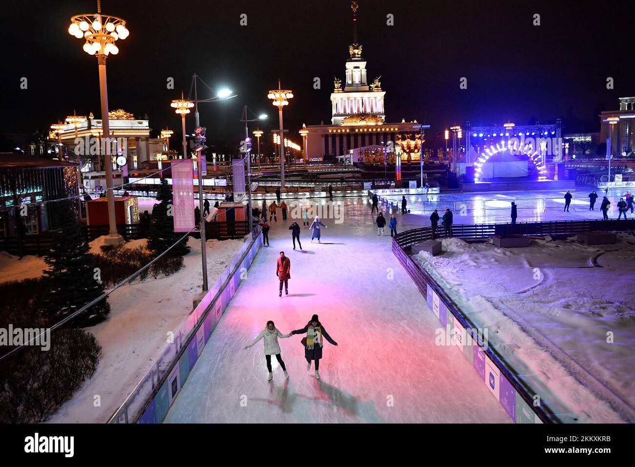 Moscow, Russia. 25th Nov, 2022. People skate at the VDNH ice rink in ...