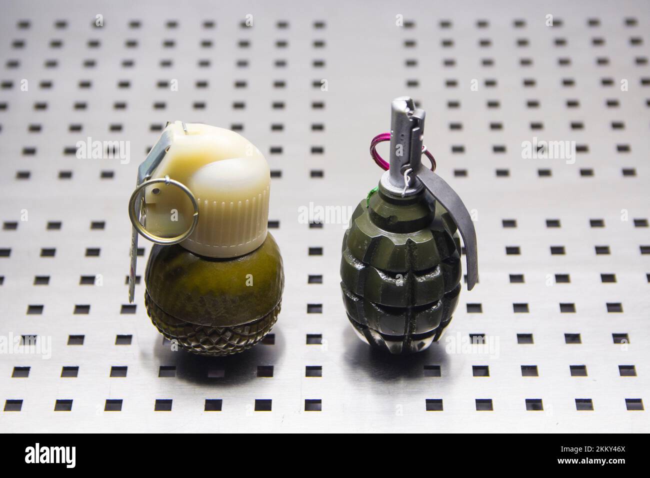 Explosive fragmentation hi-res stock photography and images - Alamy