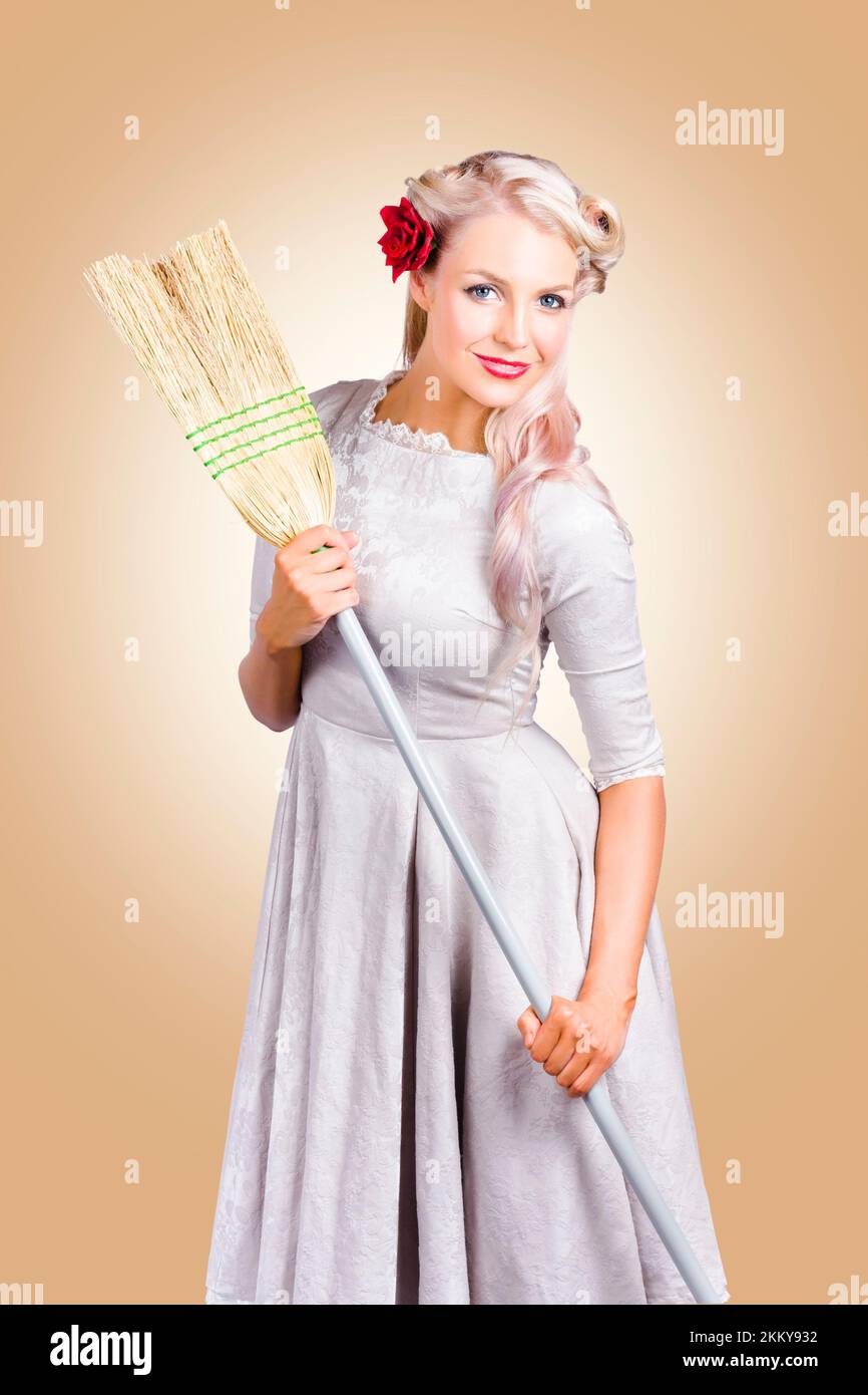Vintage pin up girl kitchen hi-res stock photography and images - Alamy