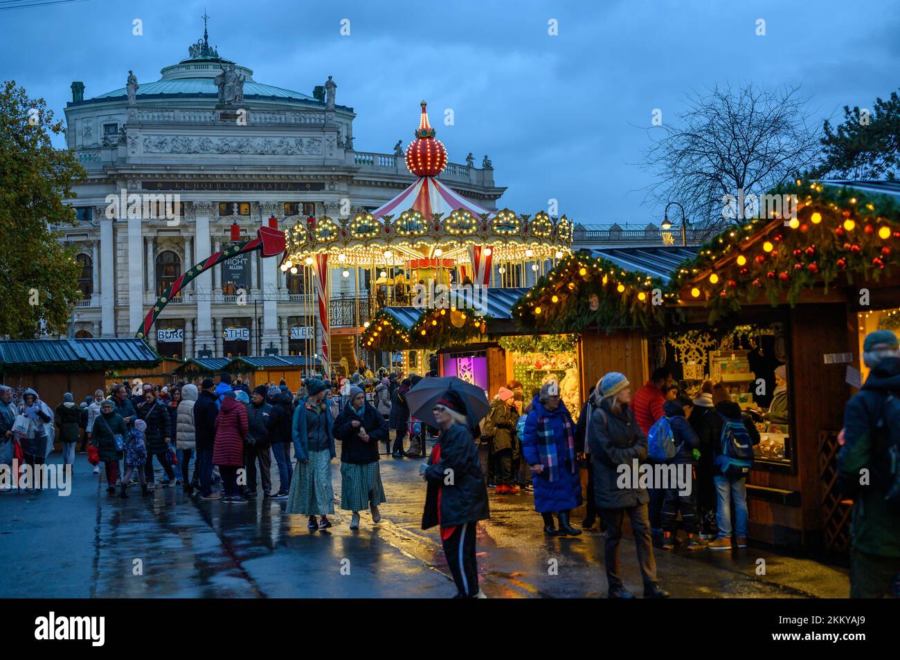 vienna, austria, 24 nov 2022, advent market in front of the city hall ...