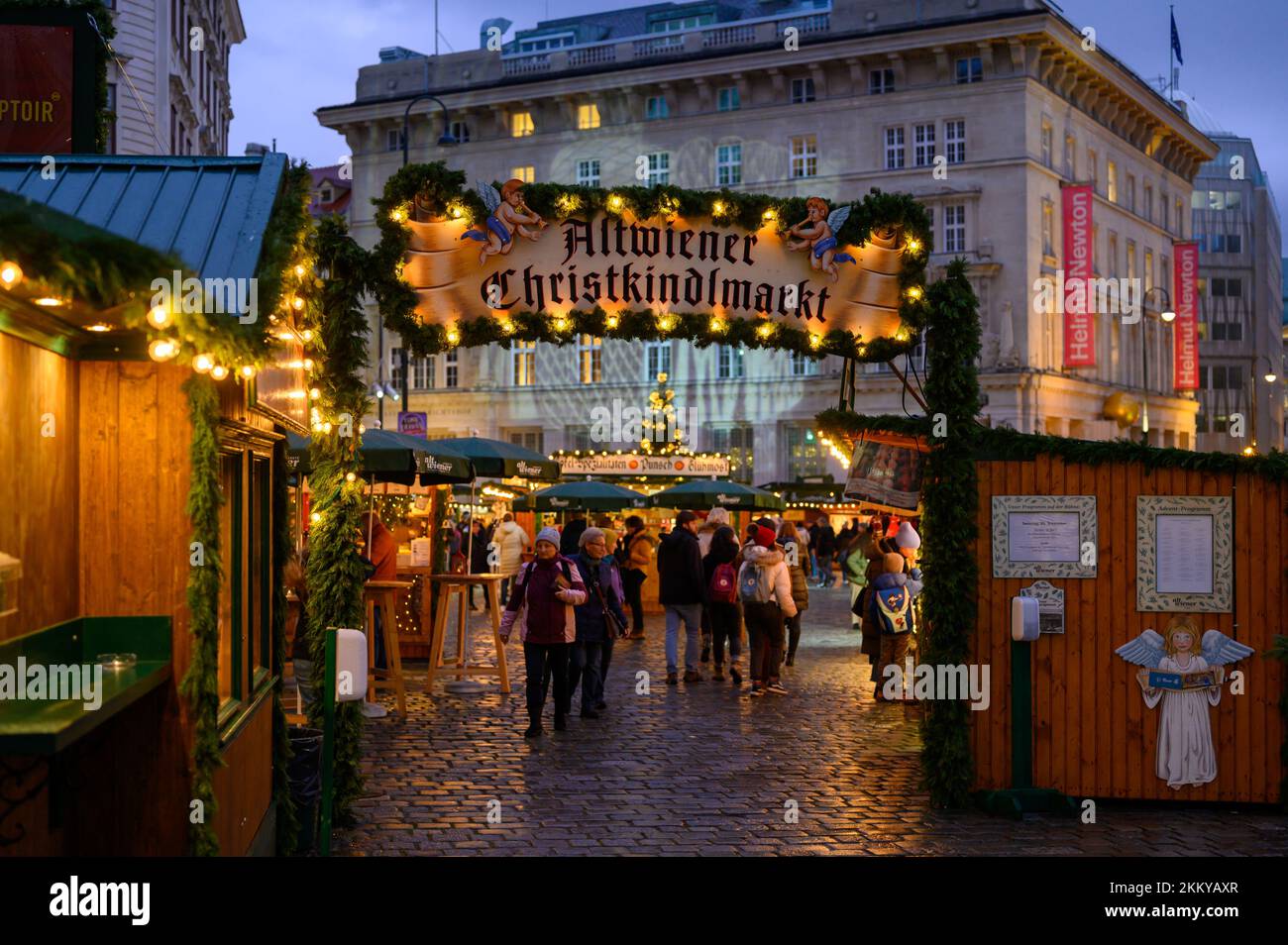 vienna, austria, 24 nov 2022, advent markte altwiener christkindlmarkt ...